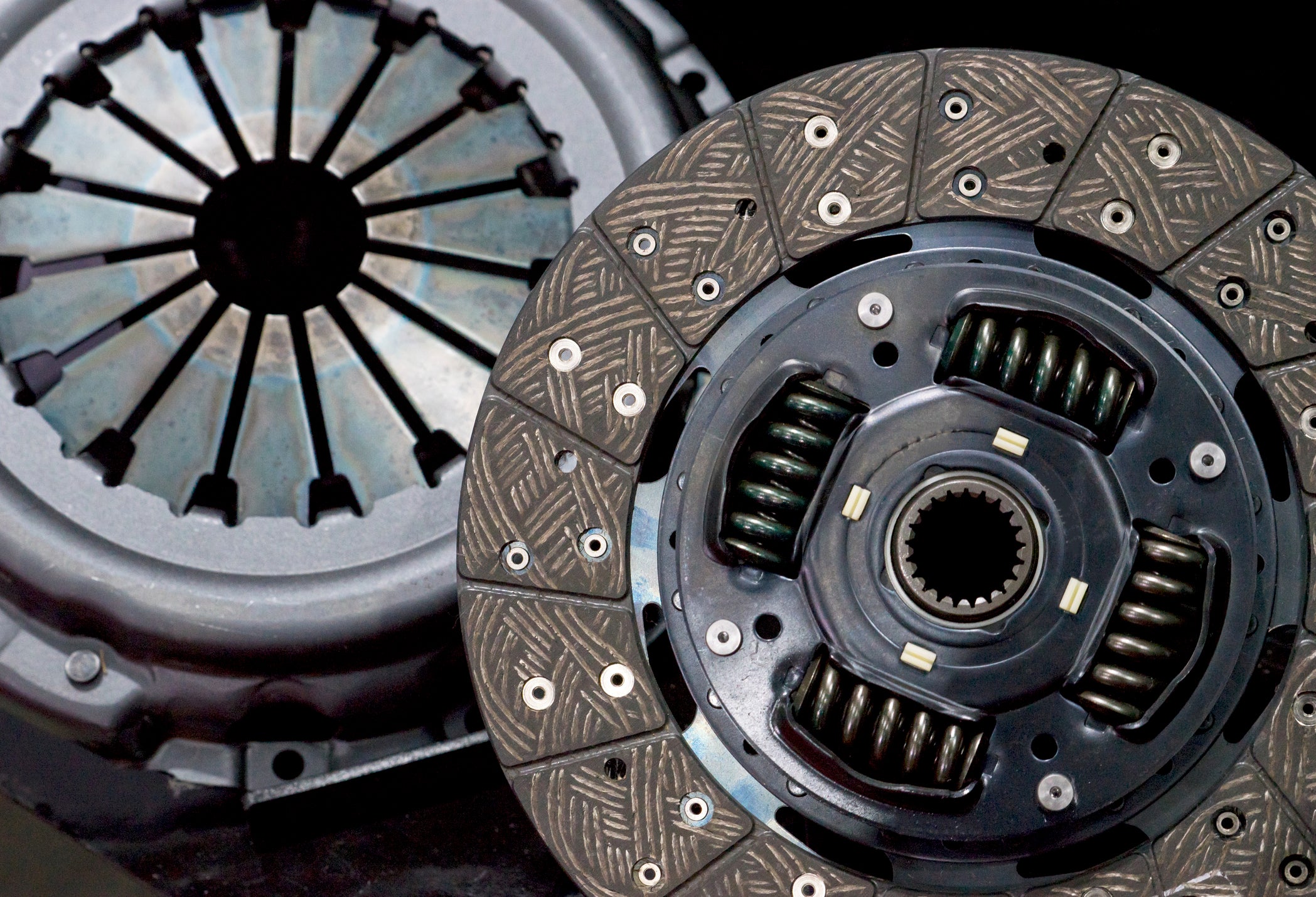 Disque d’embrayage : à quoi il sert et quand le changer ? – cmaplaque